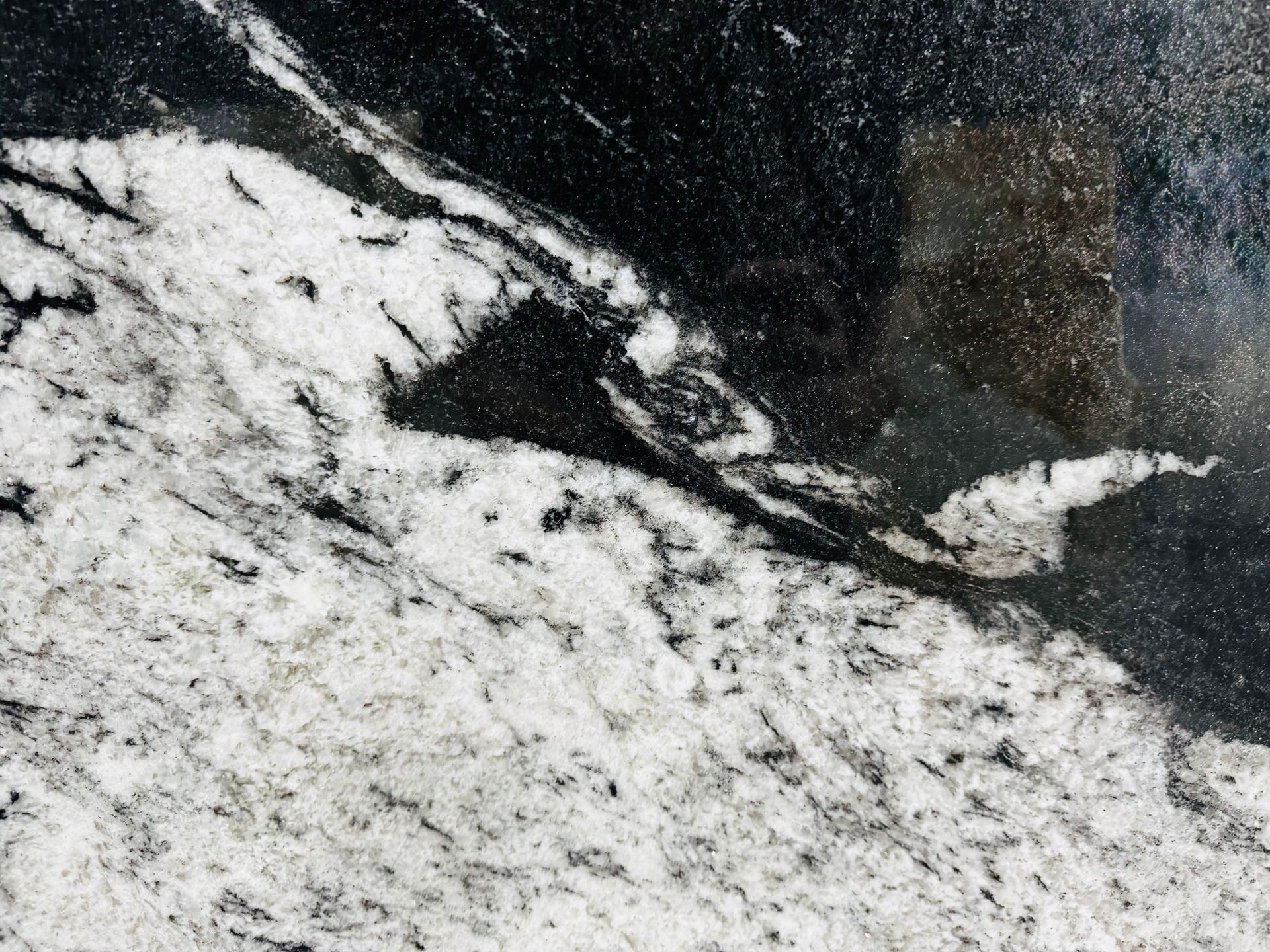 Corian Quartz Calacatta Medallion