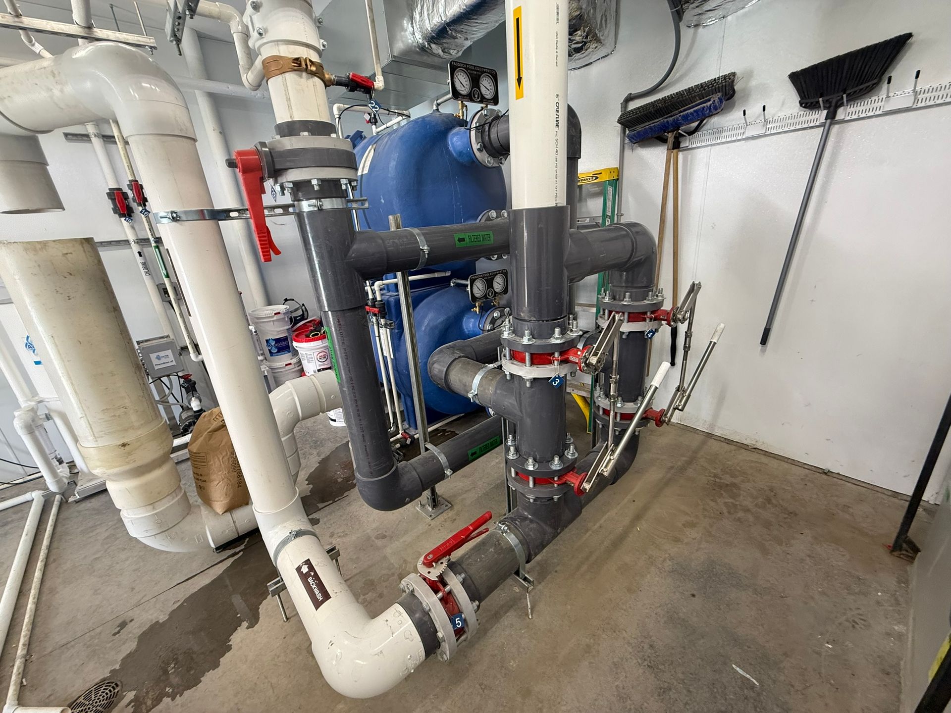 Pool Maintenance Company - Service Pools