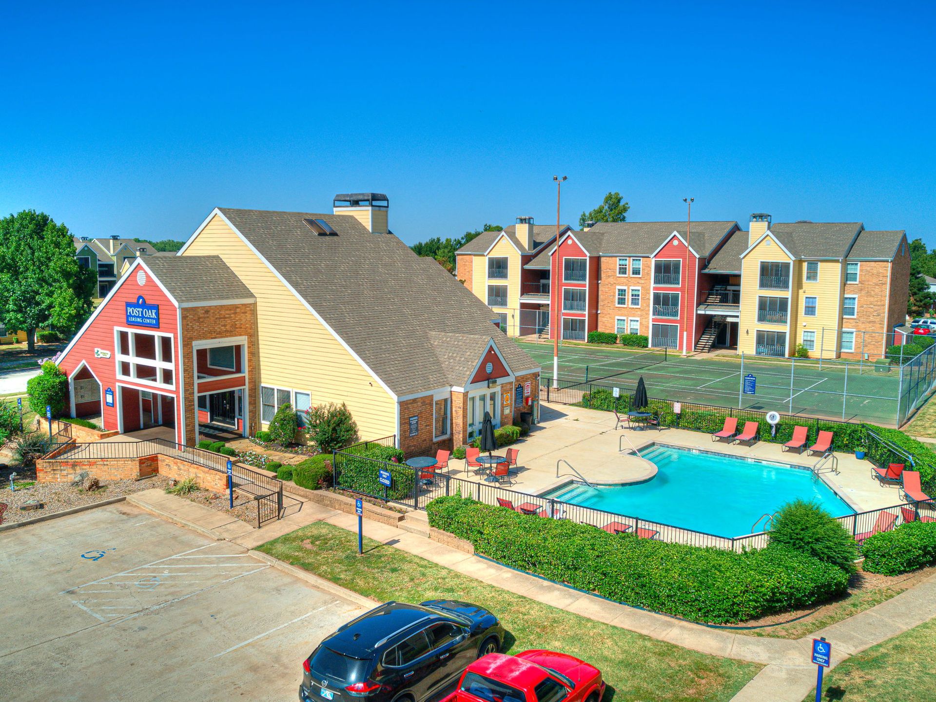 Elevated Amenities at Post Oak Apartments