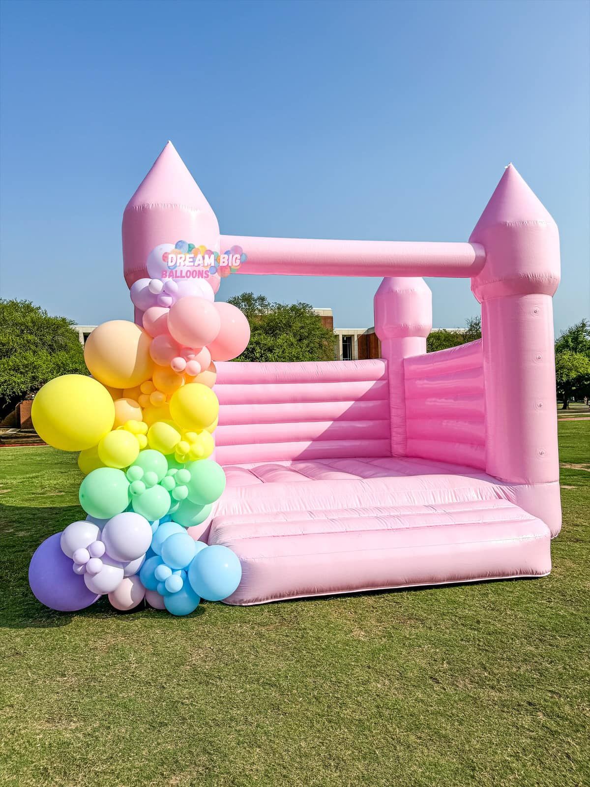 Bounce House Balloons | Dream Big Balloons in Waco, Texas