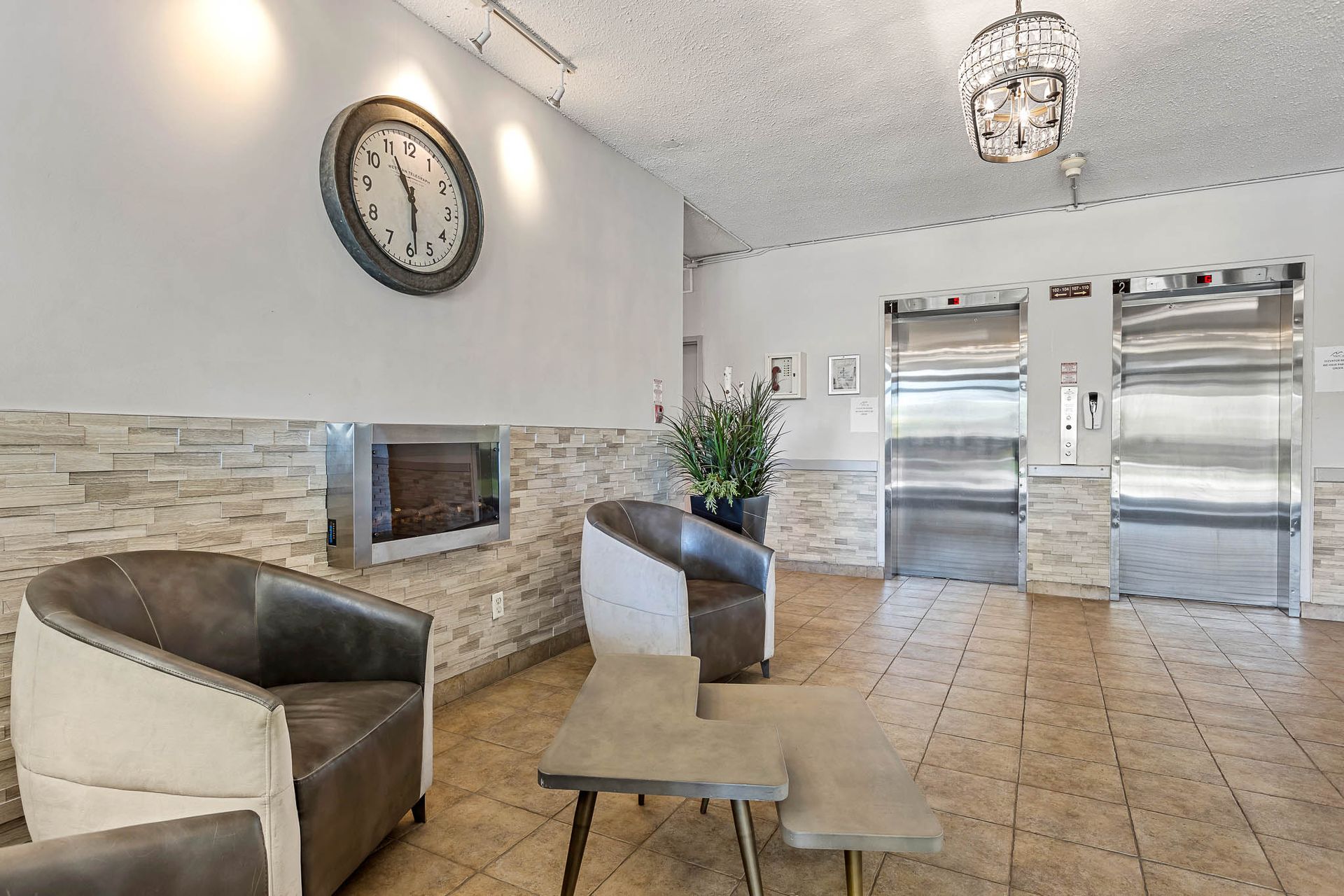 Suite and Building Pictures Gallery | 2181 Navaho Drive, Ottawa