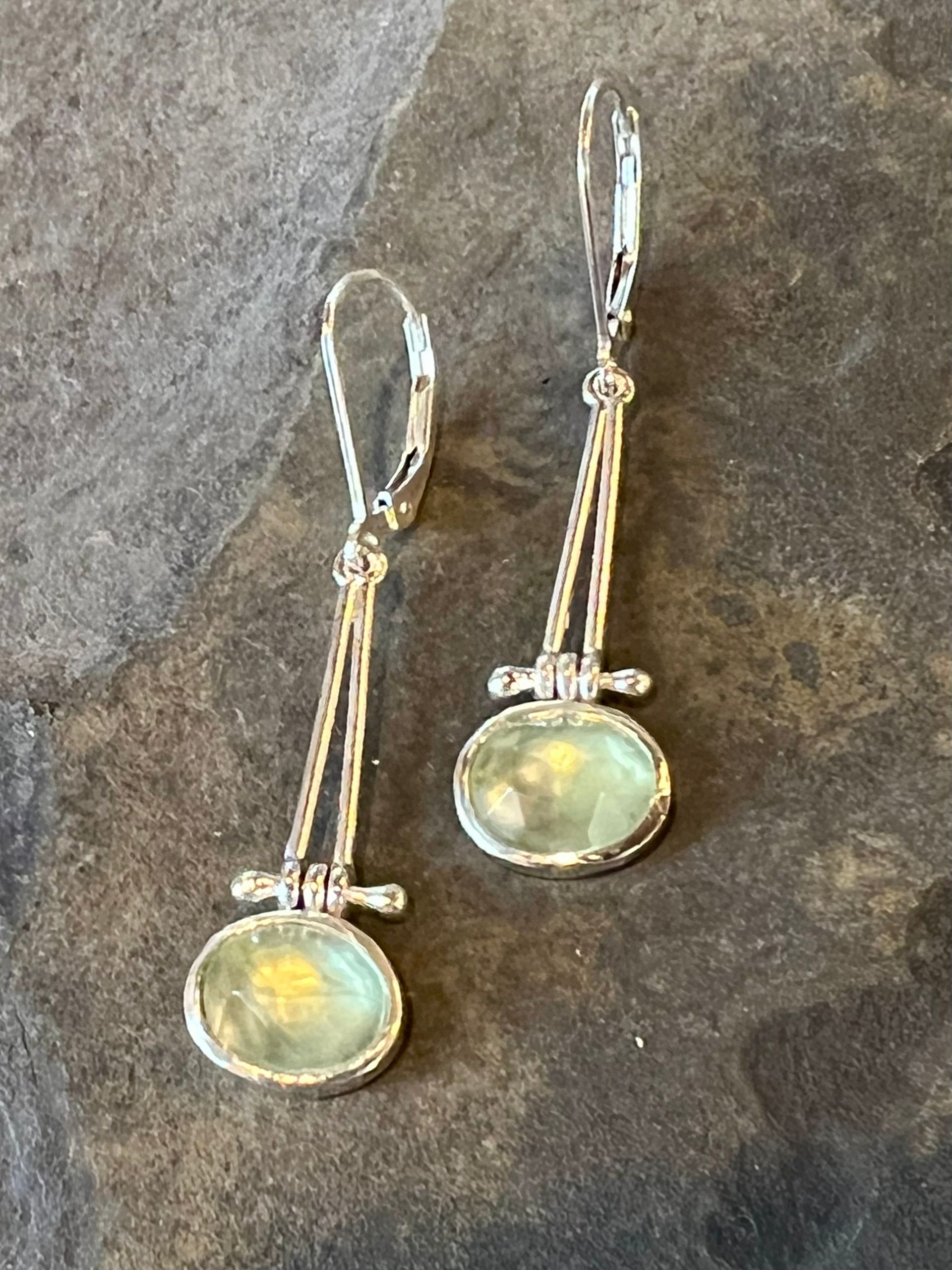 Stouthearted Jewelry Gallery at Rogues Harbor Inn