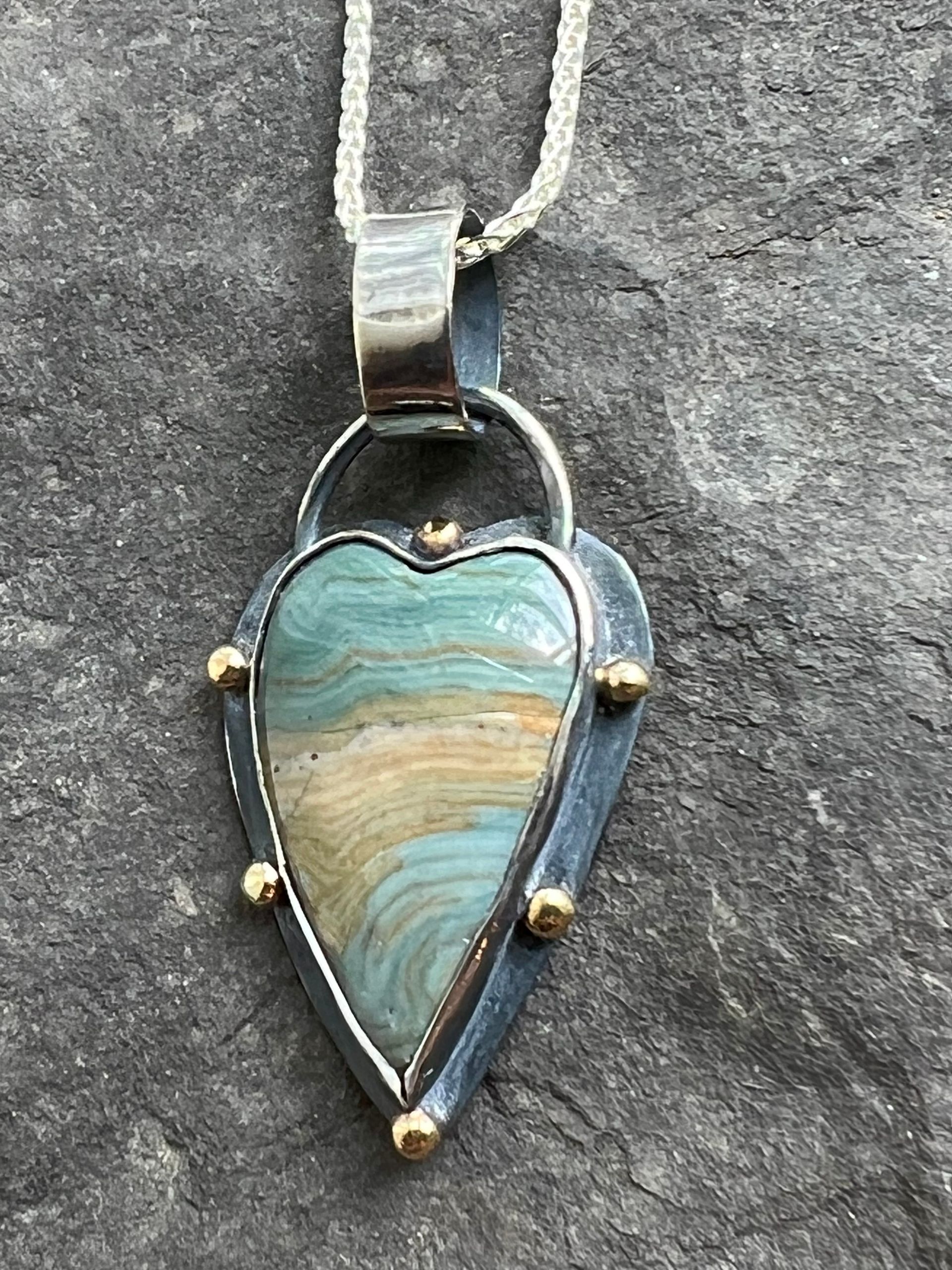 Stouthearted Jewelry Gallery at Rogues Harbor Inn