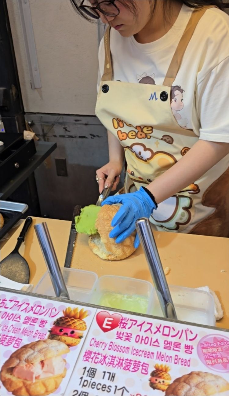 Japan Day 3 – Osaka’s Viral Ice Melon Pan in Dotonbori 🍈🍦