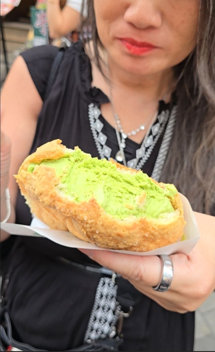 Japan Day 3 – Osaka’s Viral Ice Melon Pan in Dotonbori 🍈🍦