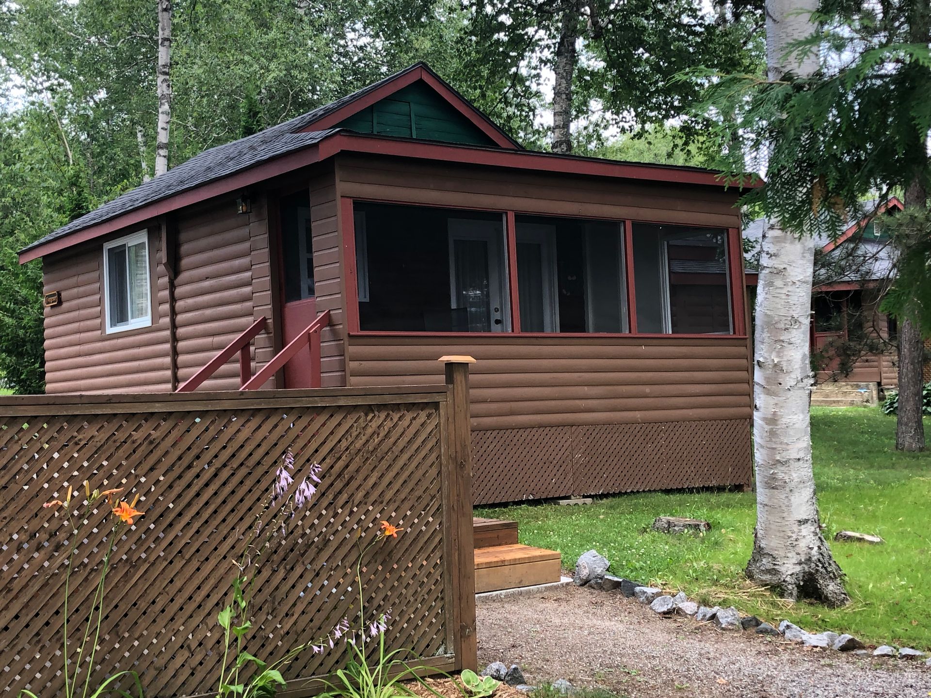 Hay Lake Cottages - Weekly, Monthly & Seasonal Options