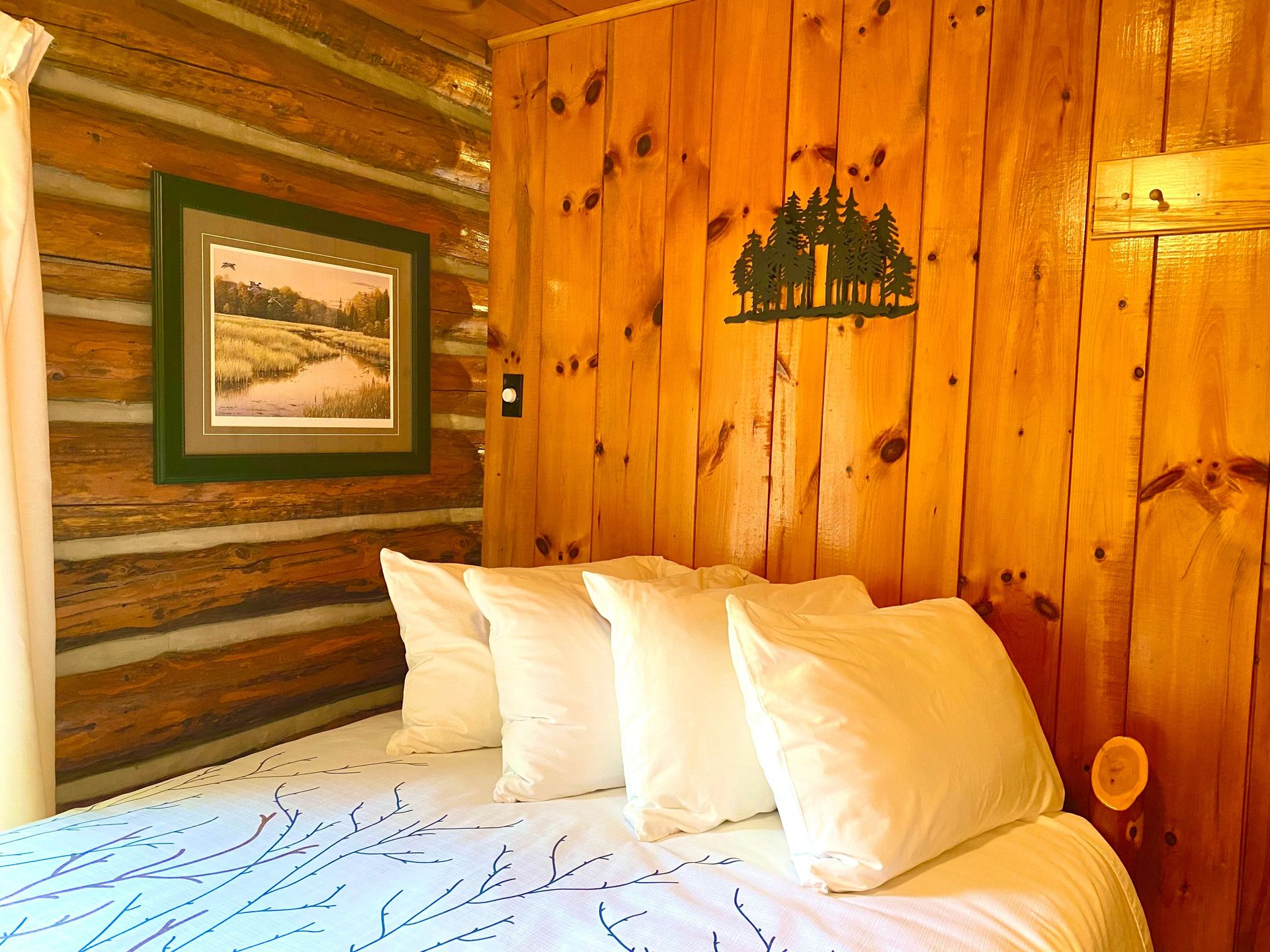White Pine Cottage | Hay Lake Cottages - Book Your Stay near Algonquin Park