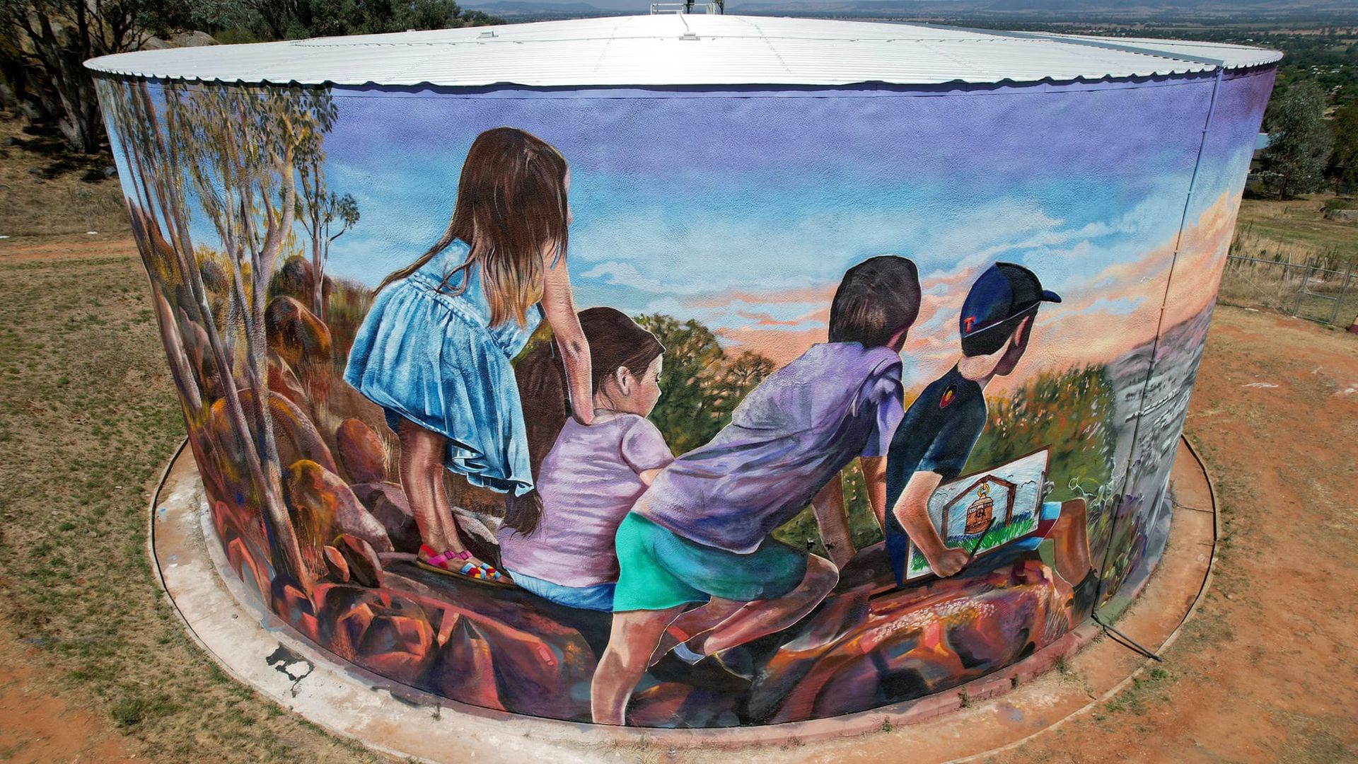 Cowra Water Tower Art