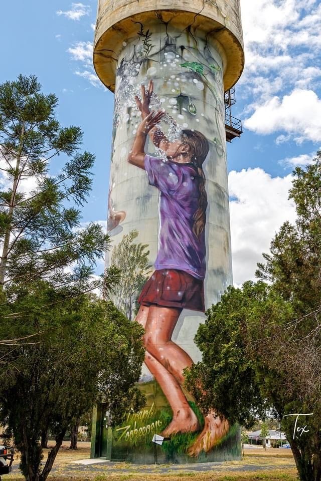 Monto Water Tower Art