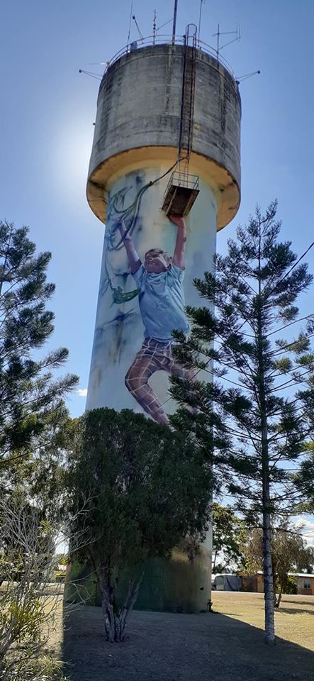 Monto Water Tower Art