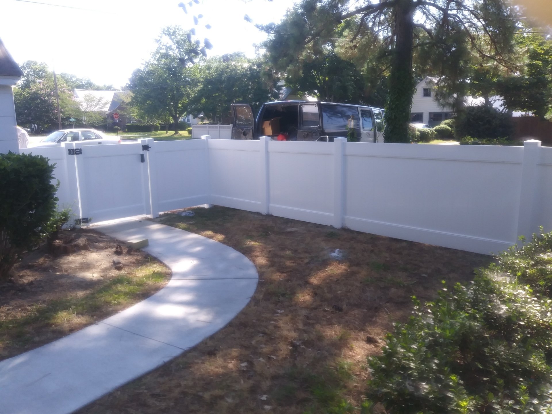 Custom Vinyl Fencing | Vinyl Fence Installation Virginia