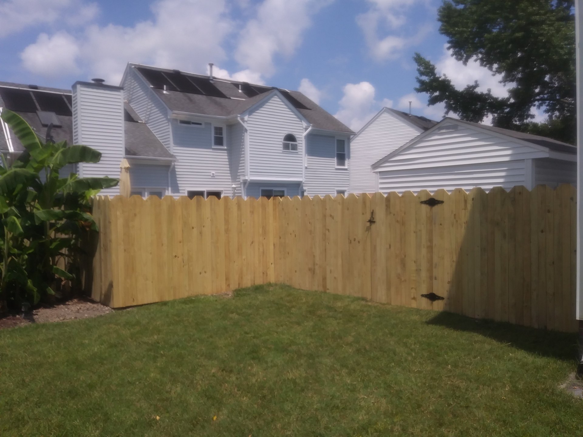 Custom Wood Fencing | Wood Fence Installation