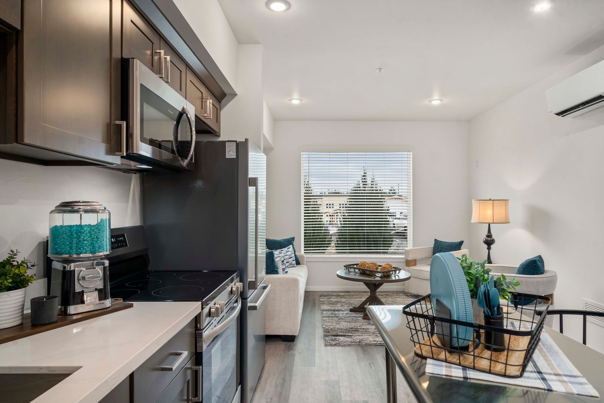 Blueberry Apartments Details | Spacious 1- & 2-Bedroom Units