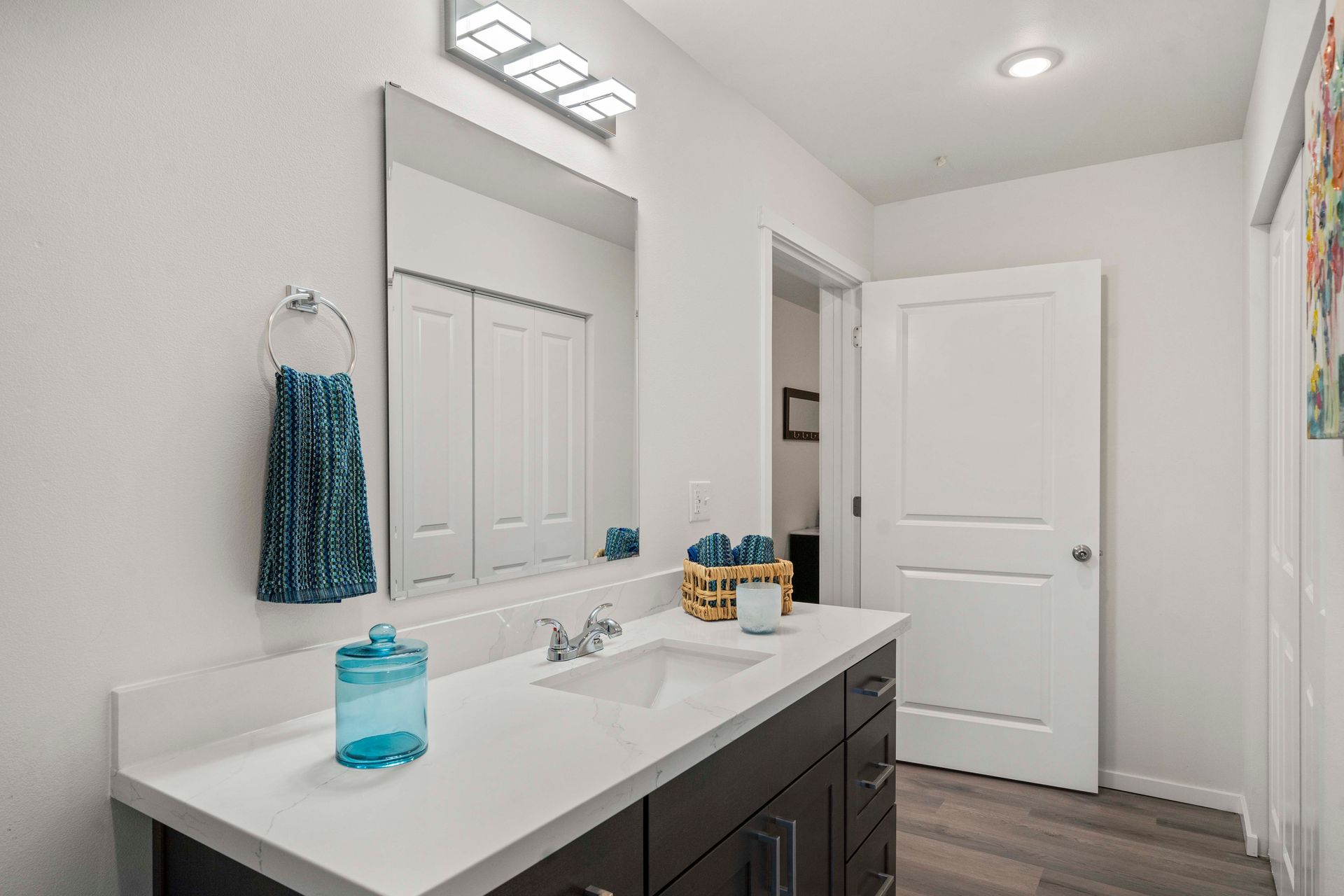 Blueberry Apartments Details | Spacious 1- & 2-Bedroom Units