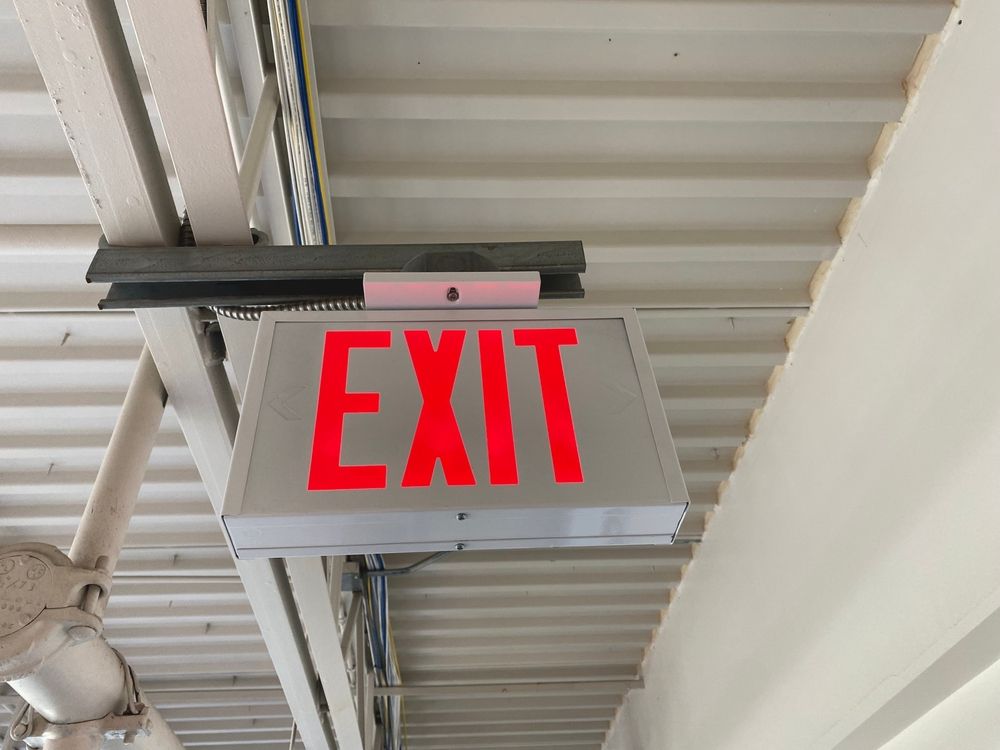 OSHA Emergency Lighting Requirements Explained | LIS
