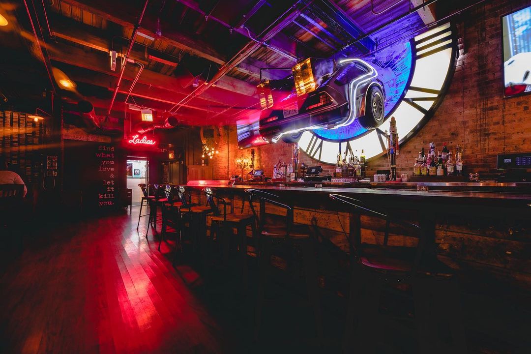 Headquarters Beercade: River North Sports Bar & Arcade Bar