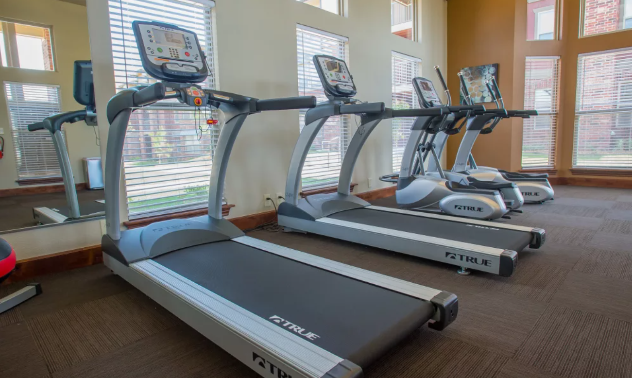 Icon Apartment Community Features / Norman, Oklahoma