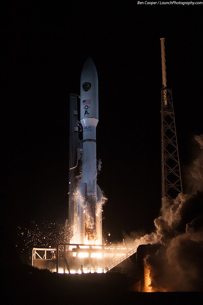 Atlas V launches AEHF-3 photos