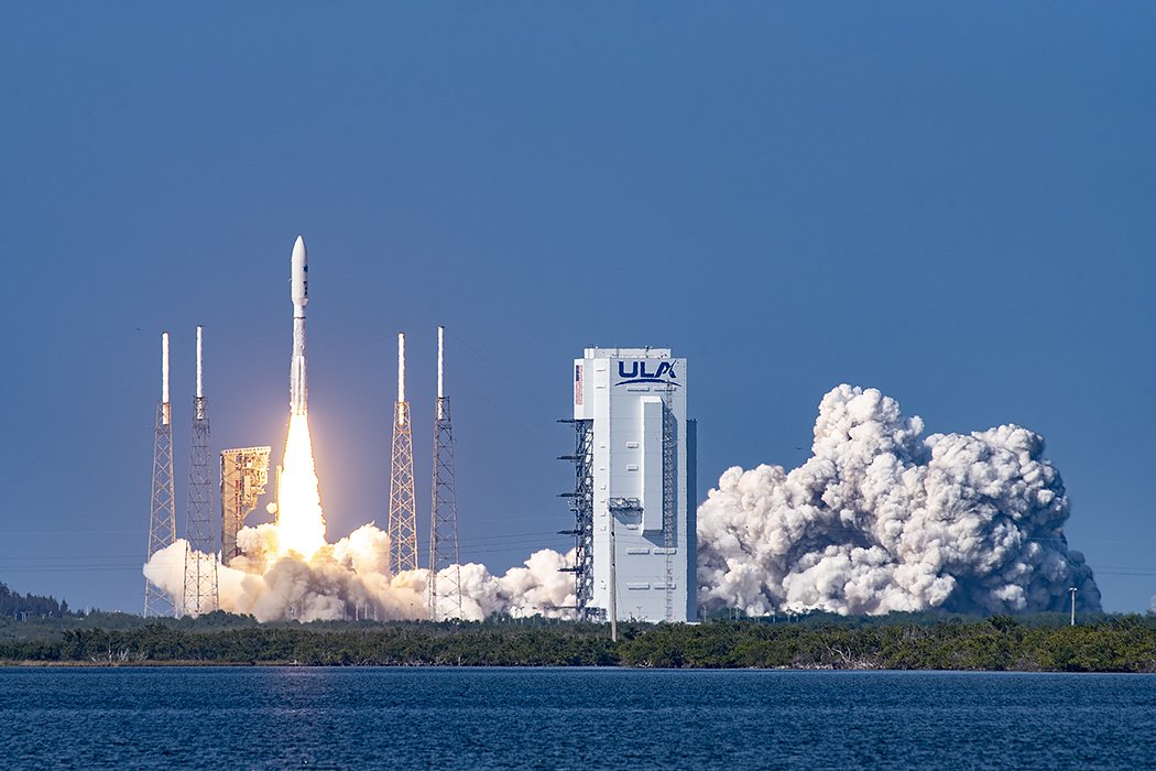 Atlas V launches AEHF-6 photos