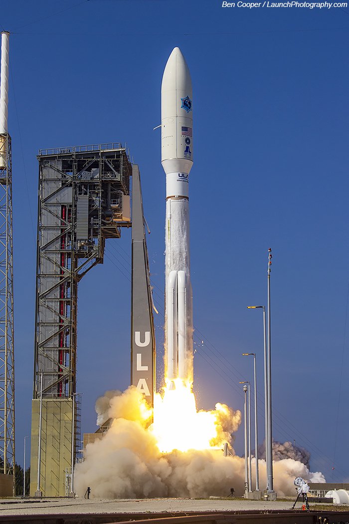 Atlas V launches AEHF-6 photos