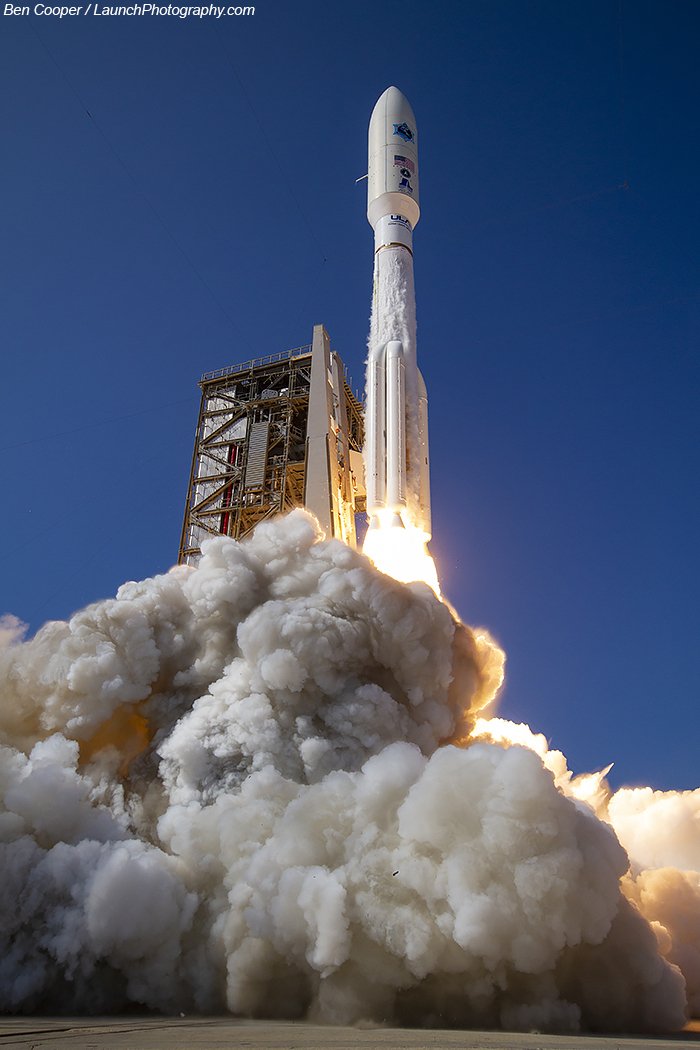 Atlas V launches AEHF-6 photos