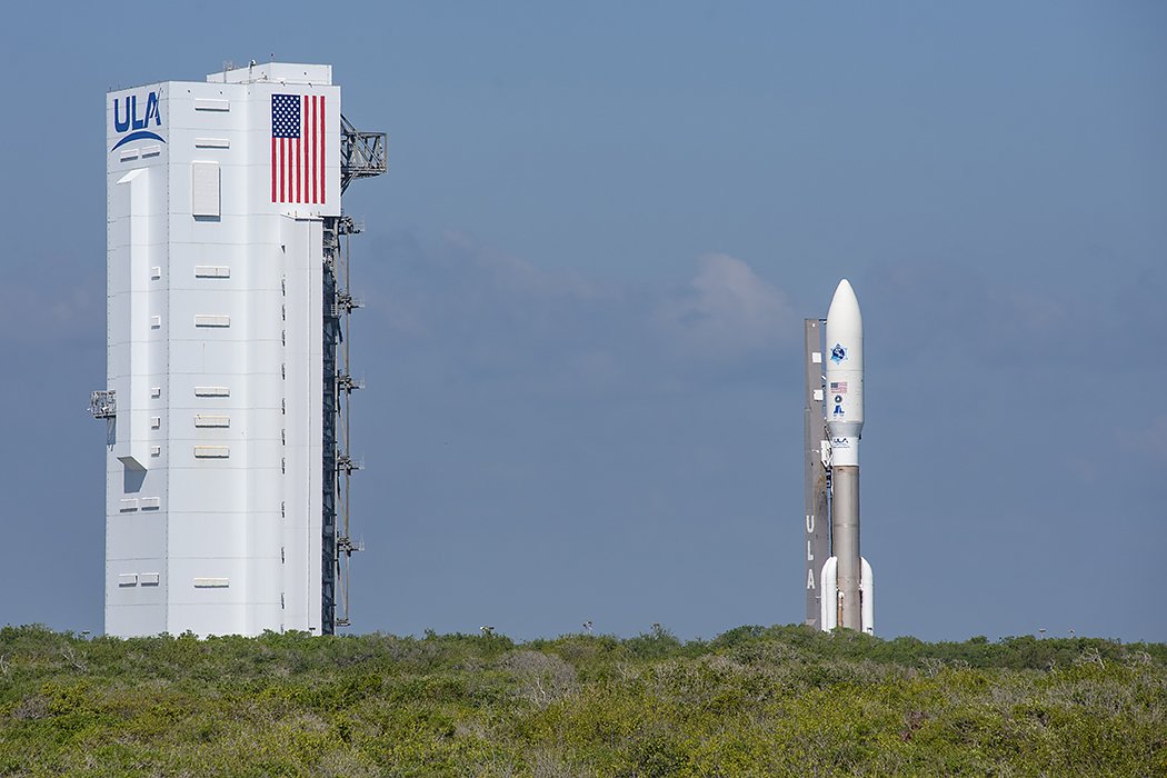 Atlas V launches AEHF-6 photos