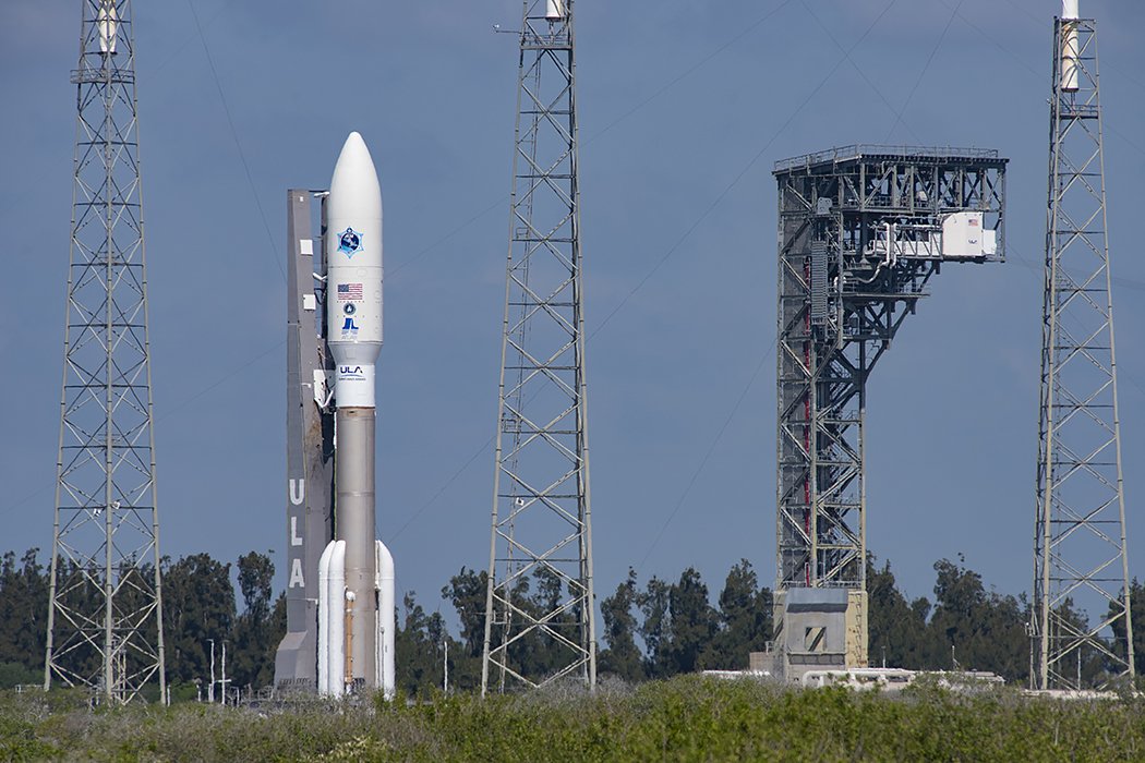 Atlas V launches AEHF-6 photos