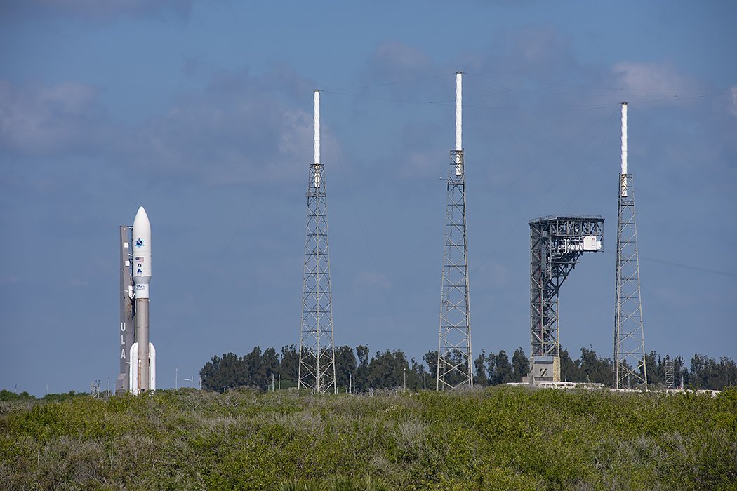 Atlas V launches AEHF-6 photos
