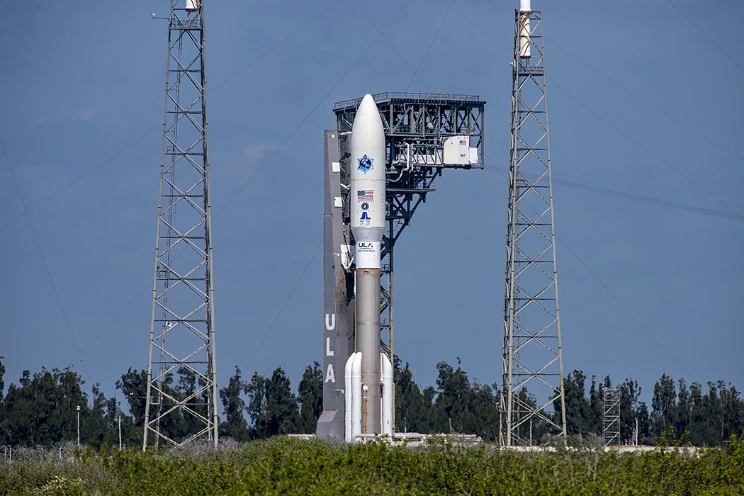 Atlas V launches AEHF-6 photos
