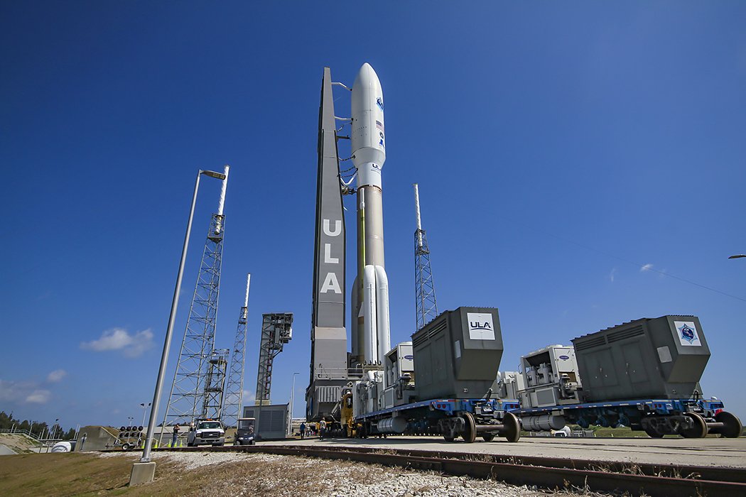 Atlas V launches AEHF-6 photos