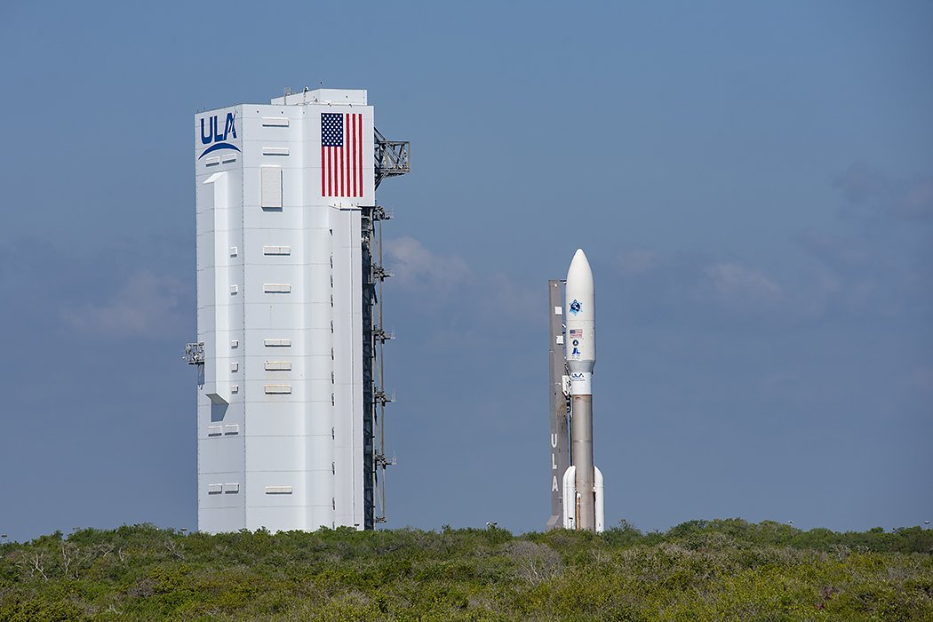 Atlas V launches AEHF-6 photos