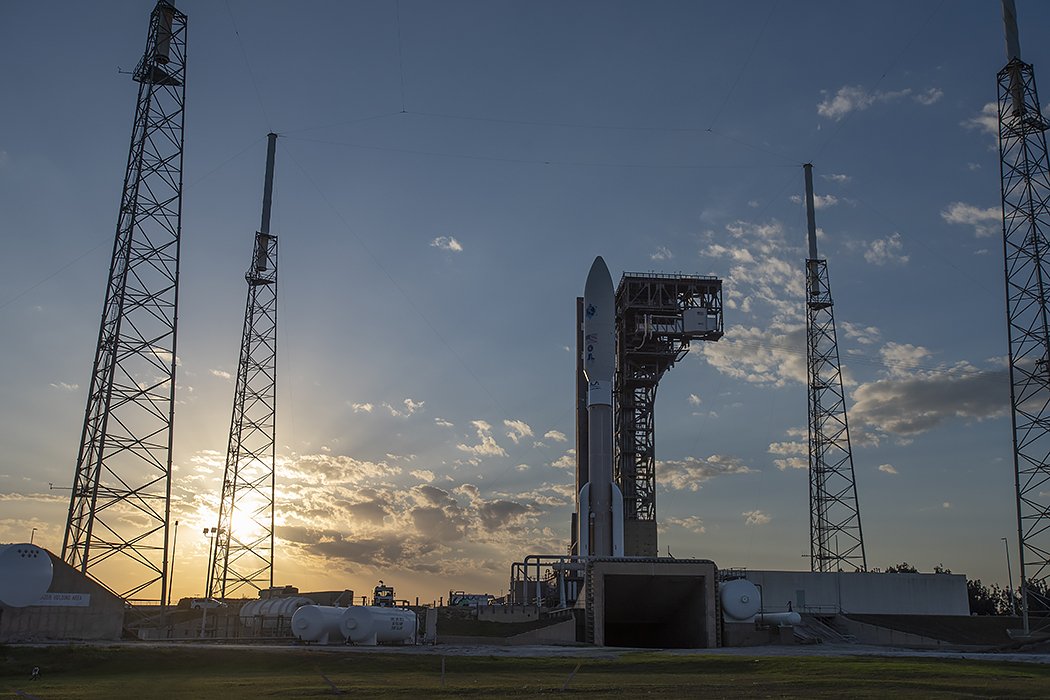 Atlas V launches AEHF-6 photos