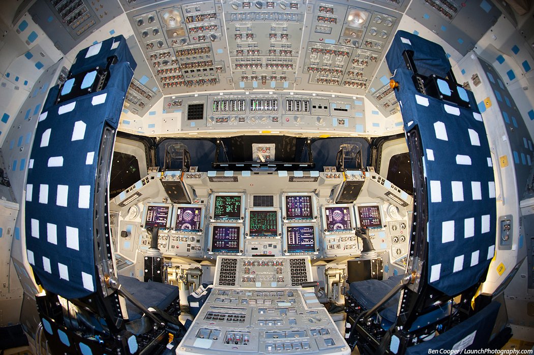 Atlantis Space Shuttle Flight Deck photos