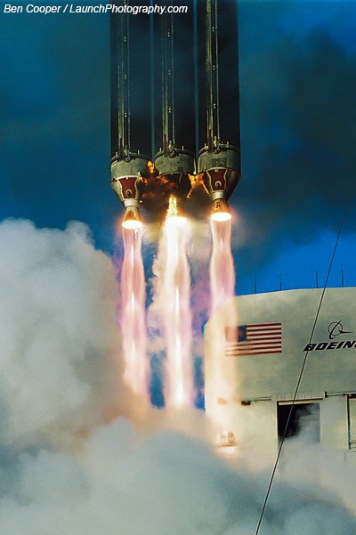 Delta IV-Heavy launches on demo flight photos