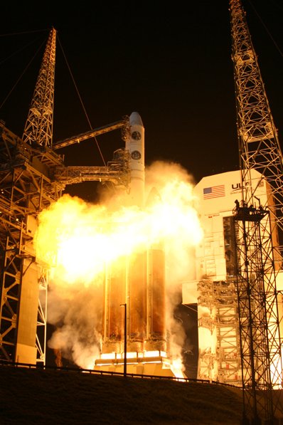 Delta IV-Heavy launches DSP-23 photos