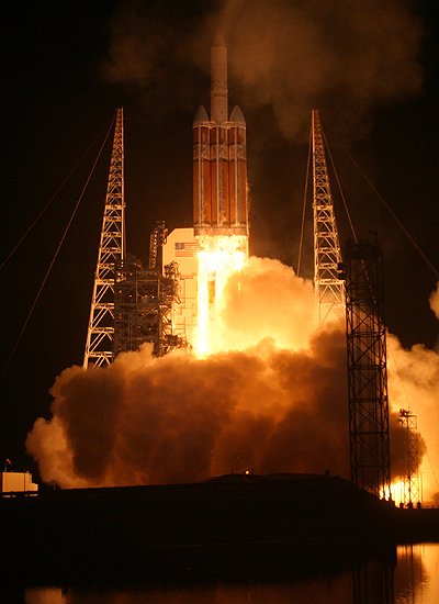 Delta IV-Heavy launches NROL-26 photos