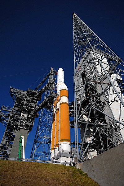 Delta IV-Heavy launches NROL-26 photos