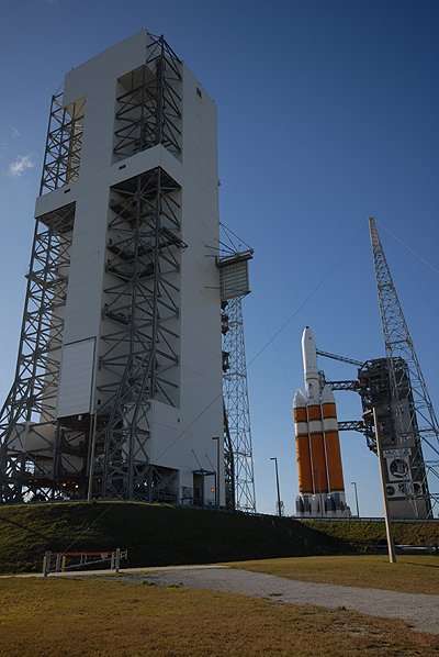 Delta IV-Heavy launches NROL-26 photos