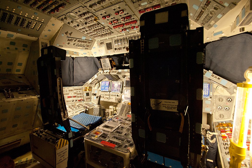 Discovery Space Shuttle Flight Deck photos