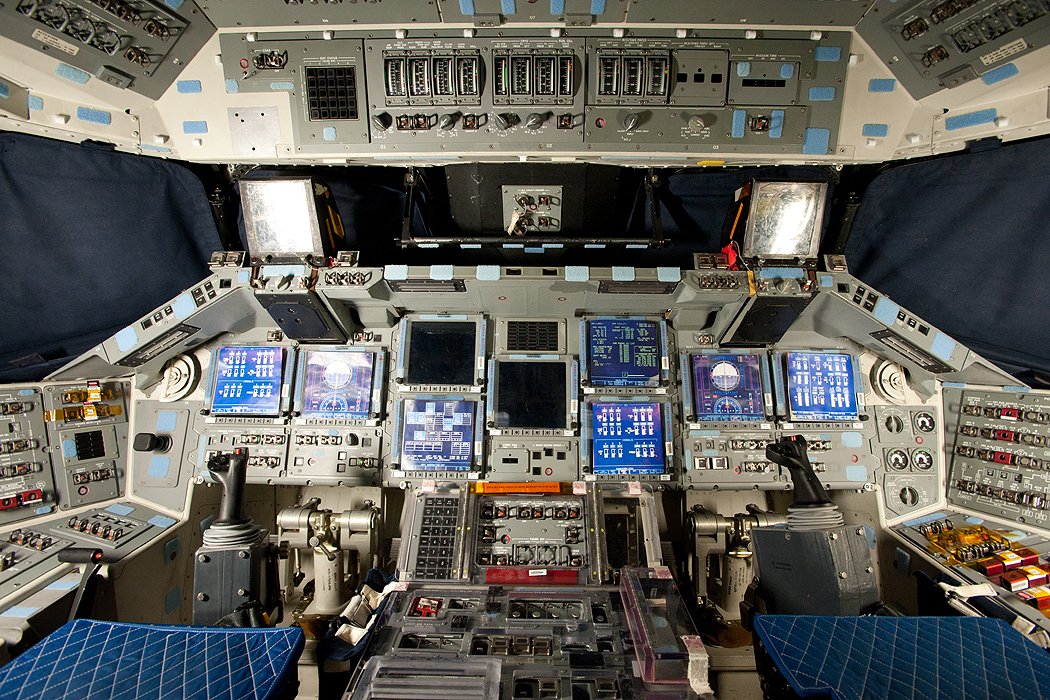 Discovery Space Shuttle Flight Deck photos