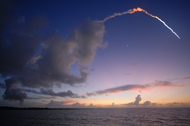 Delta II launches GPS IIR-21M photos