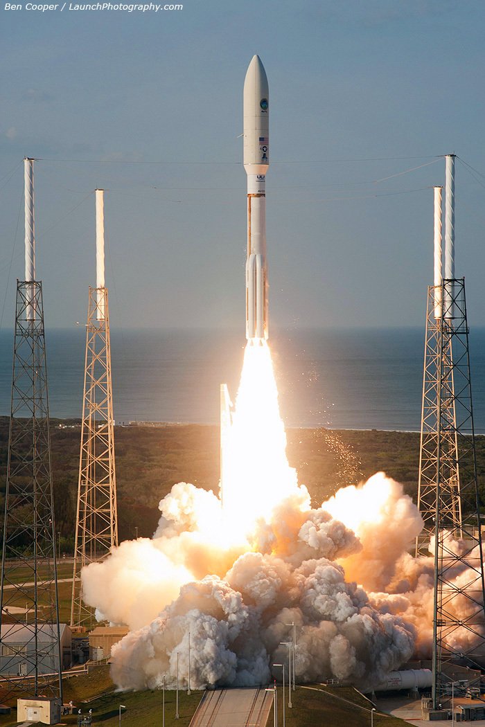 Atlas V launches MUOS-1 photos