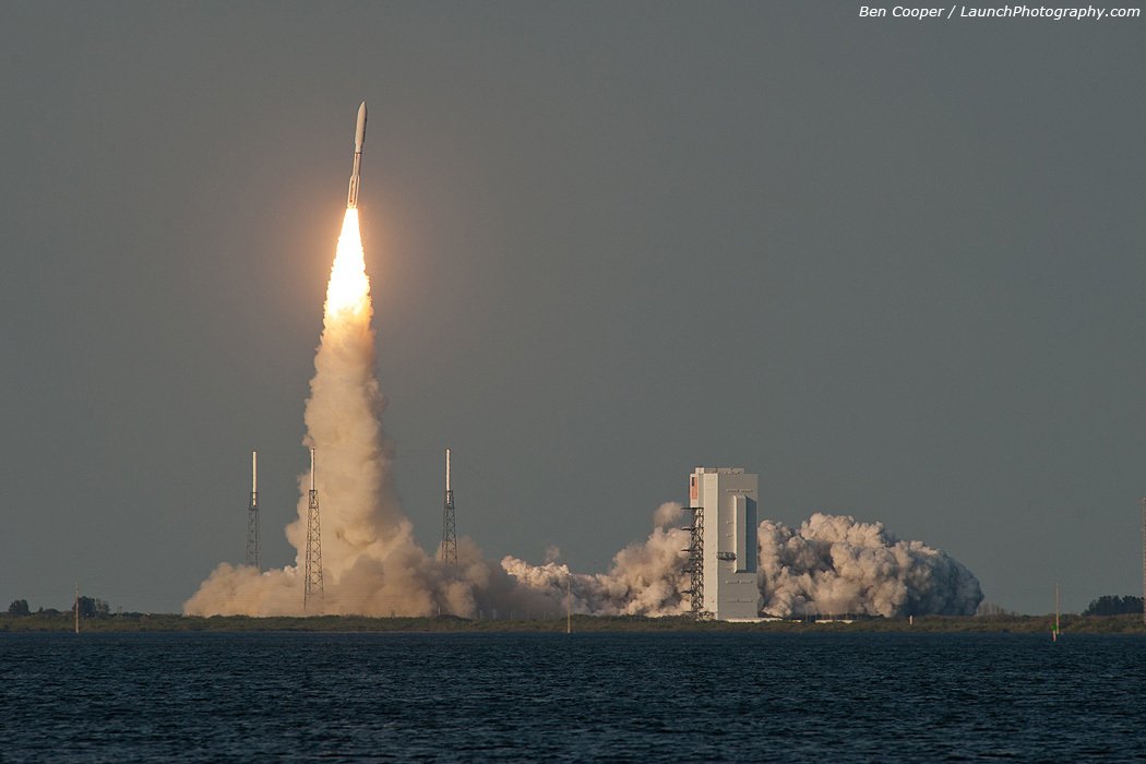 Atlas V launches MUOS-1 photos