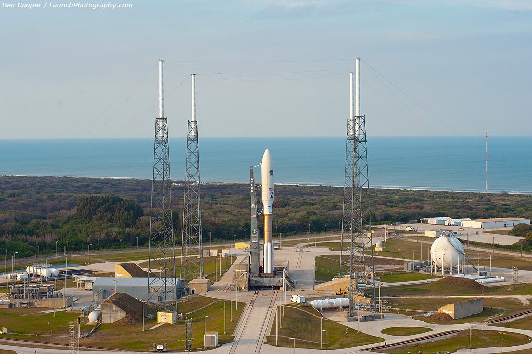 Atlas V launches MUOS-1 photos