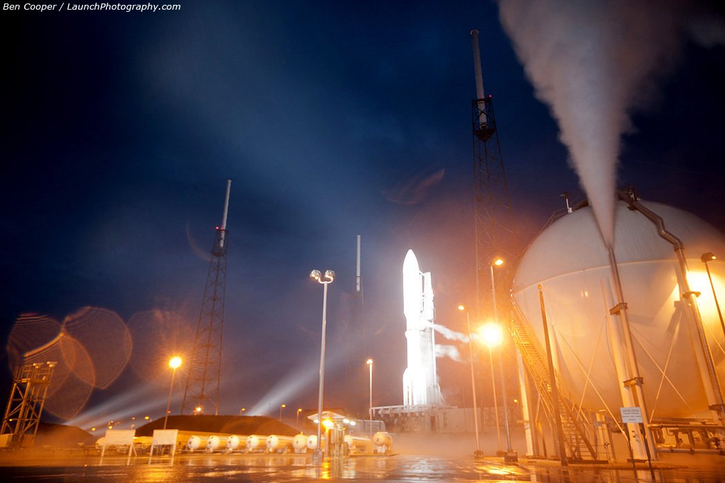 Atlas V launches MUOS-1 photos