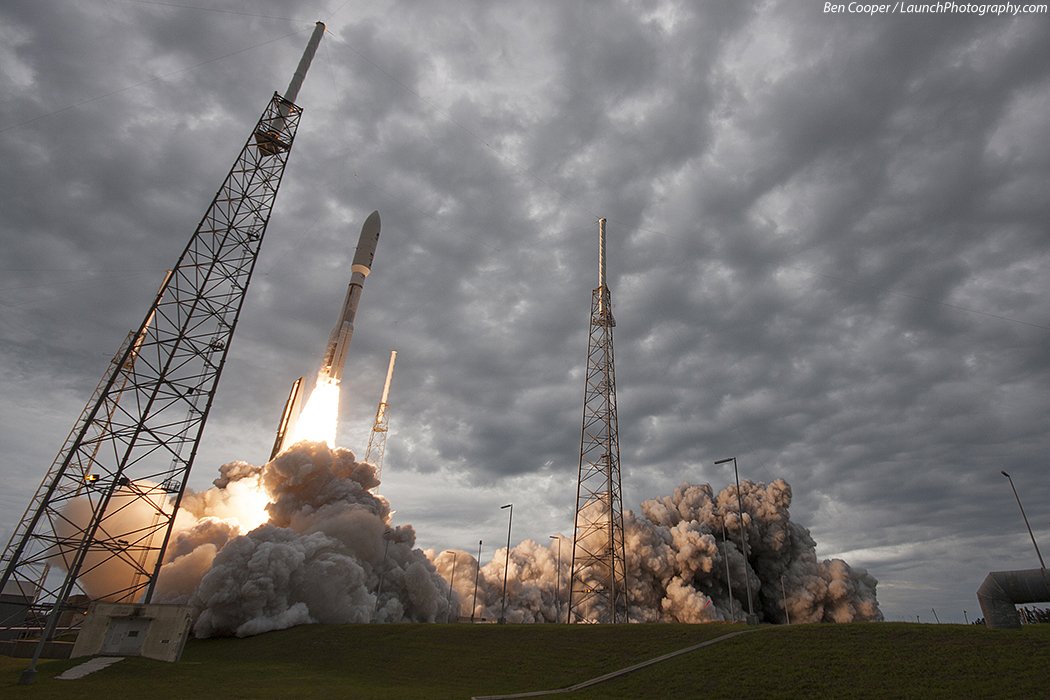 Atlas V launches MUOS-2 photos