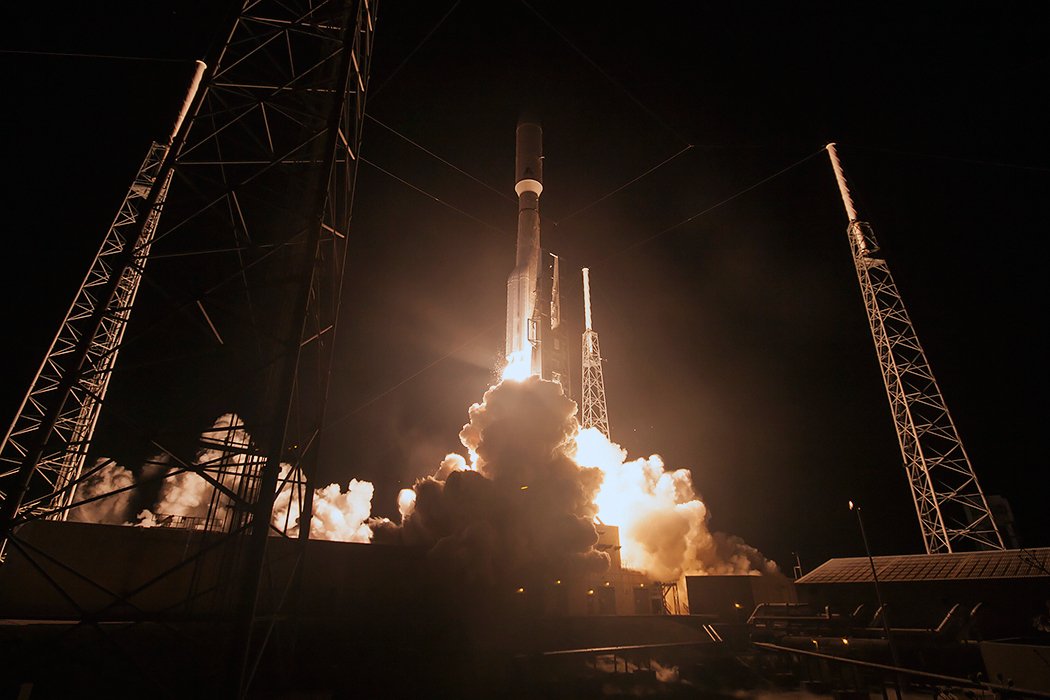 Atlas V launches MUOS-3 photos
