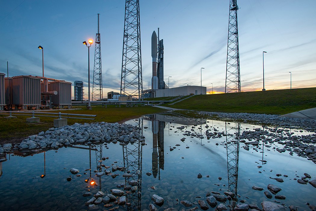 Atlas V launches MUOS-3 photos