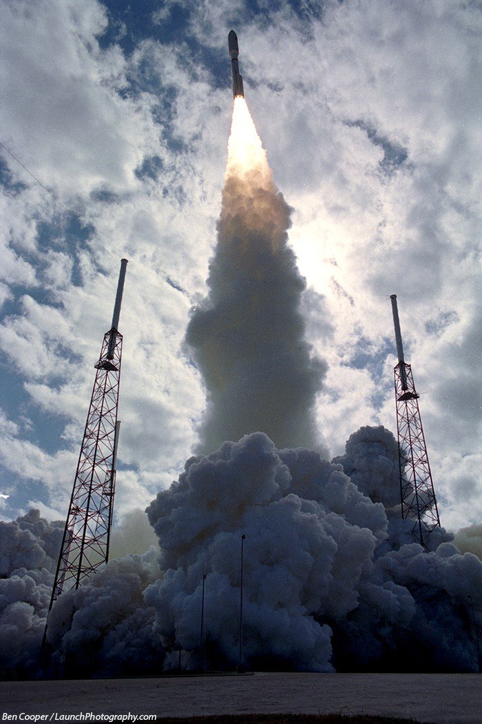 Atlas V launches New Horizons to Pluto photos