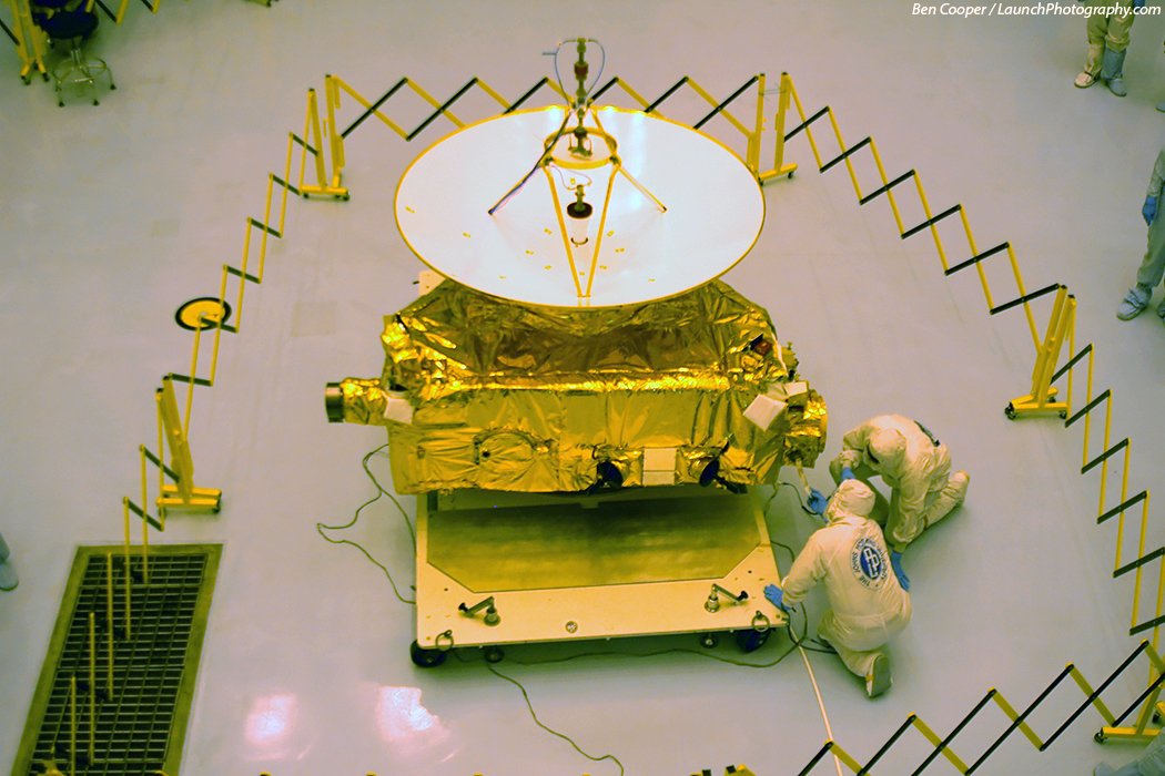 Atlas V launches New Horizons to Pluto photos